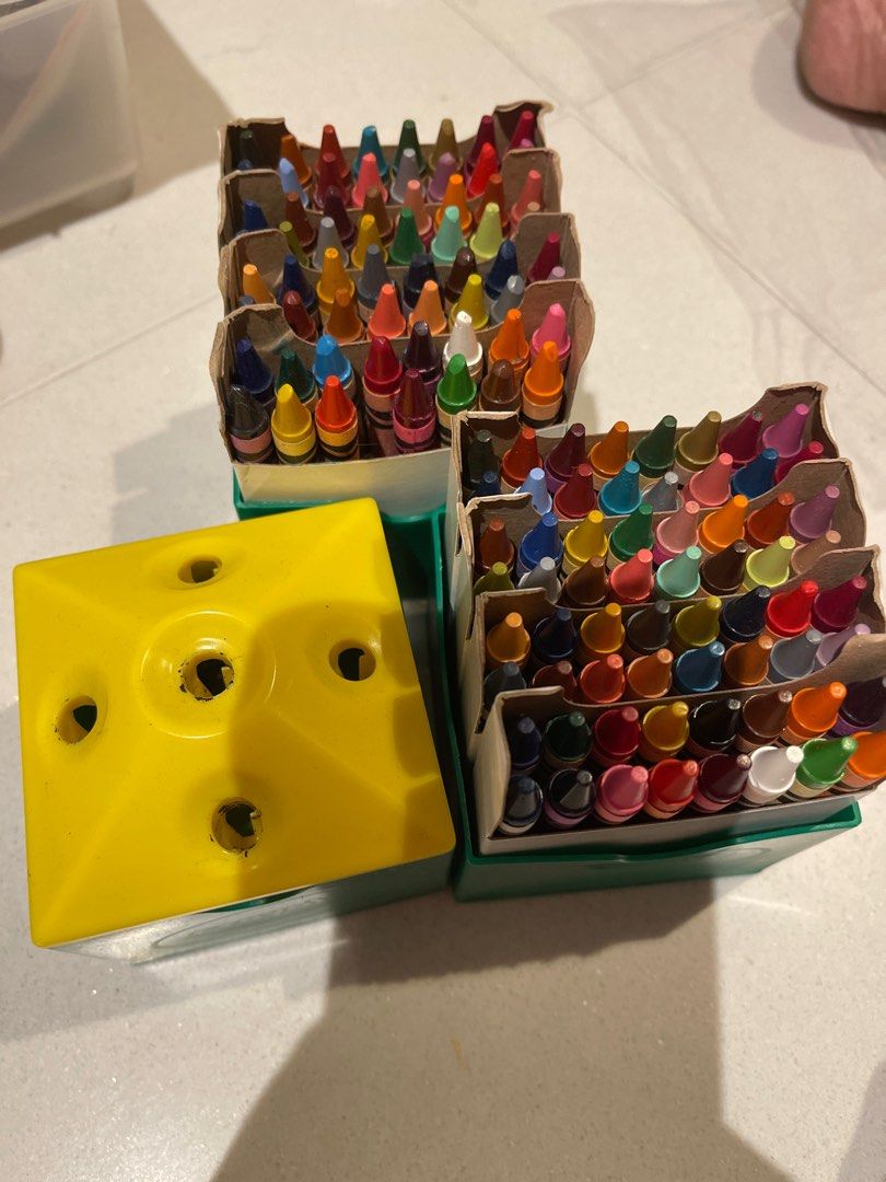128 crayola crayons + sharpener, Hobbies & Toys, Art & Prints on Carousell