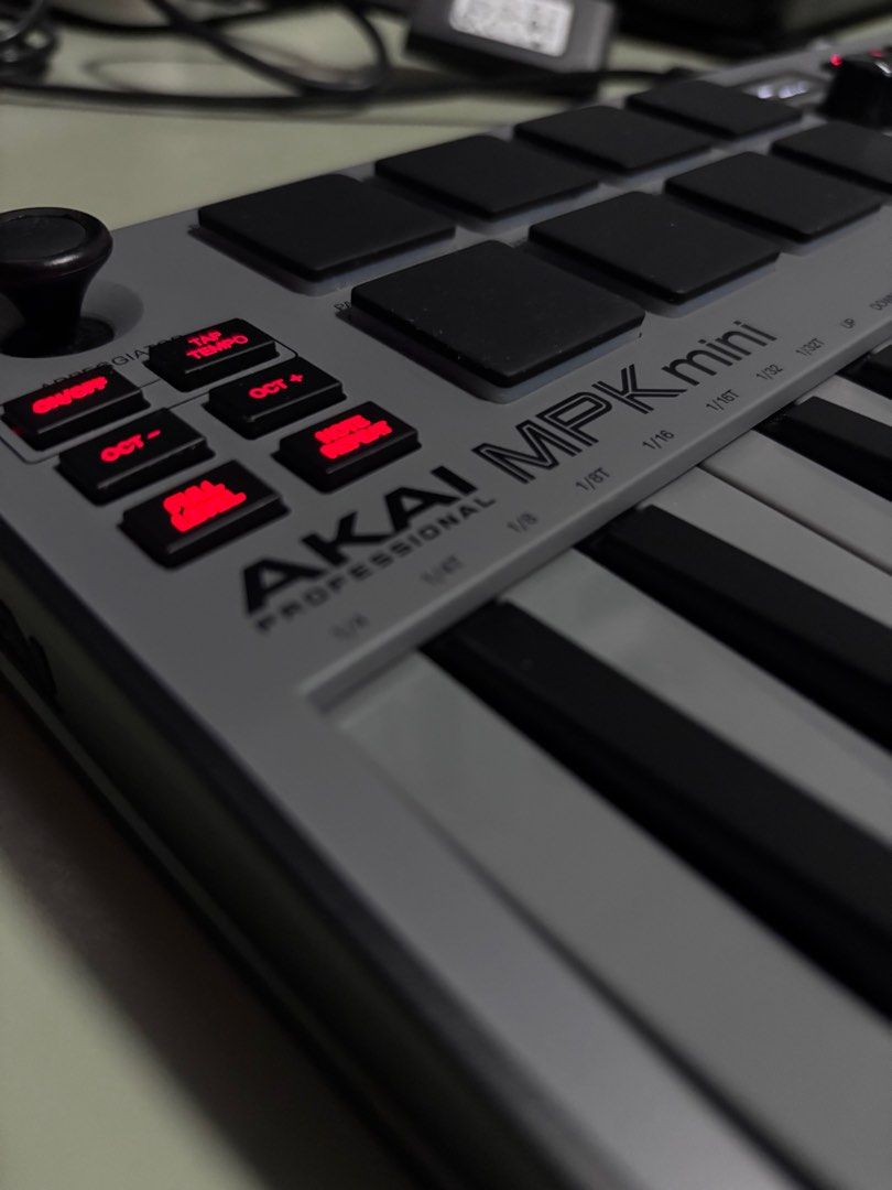 Akai MPK Mini MK3 Special Edition Gray Midi Keyboard Controller, Audio, Portable Audio ...