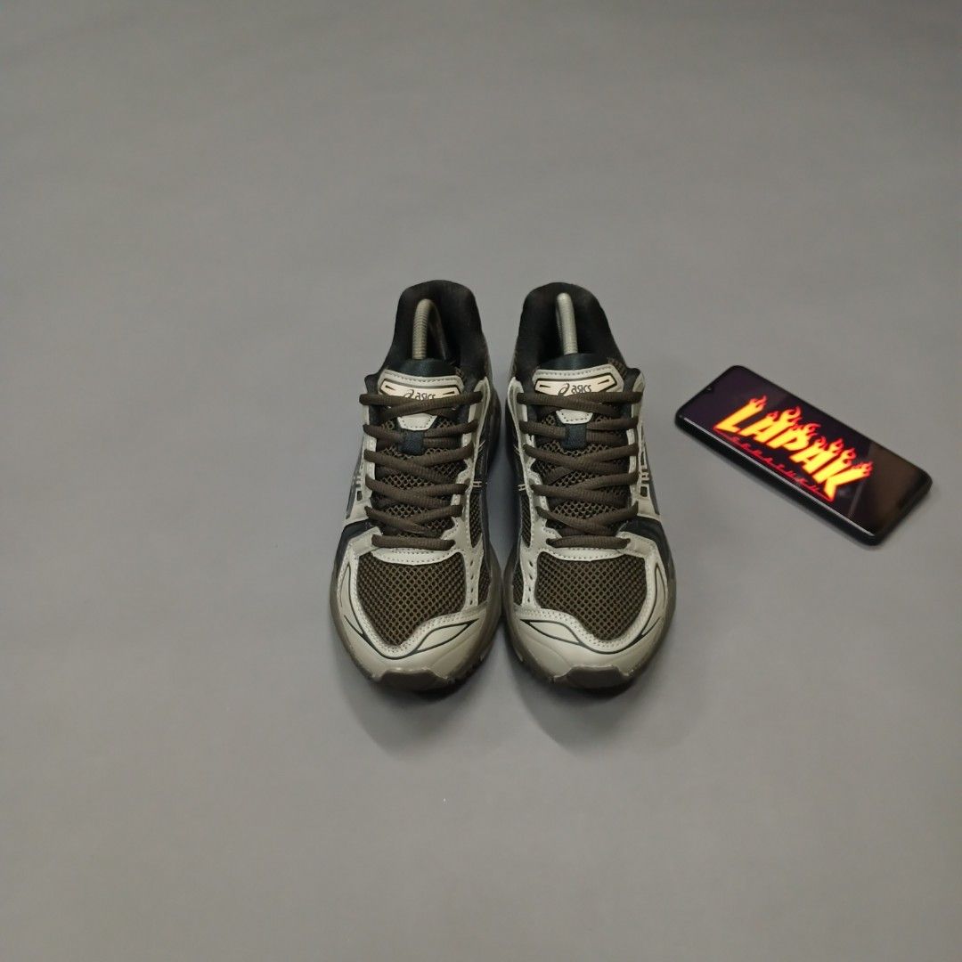 ASICS GEL-KAYANO 14 X ATMOS X UNDERMYCAR, Fesyen Pria, Sepatu ...