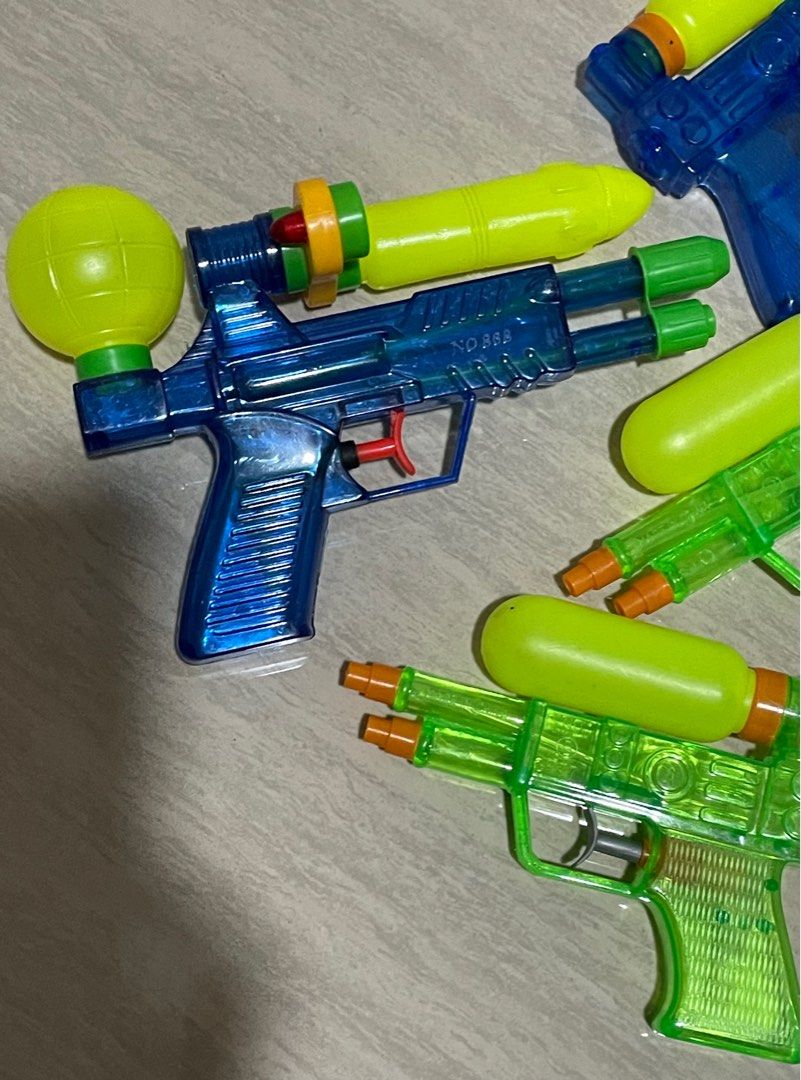 12 Colorful Water Guns - Fun for Summer!, Hobbies & Toys, Toys & Games ...