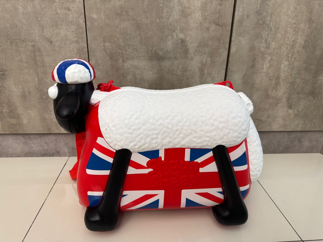 Shaun the Sheep Union Jack Suitcase, Hobbies & Toys, Travel, Luggage on ...