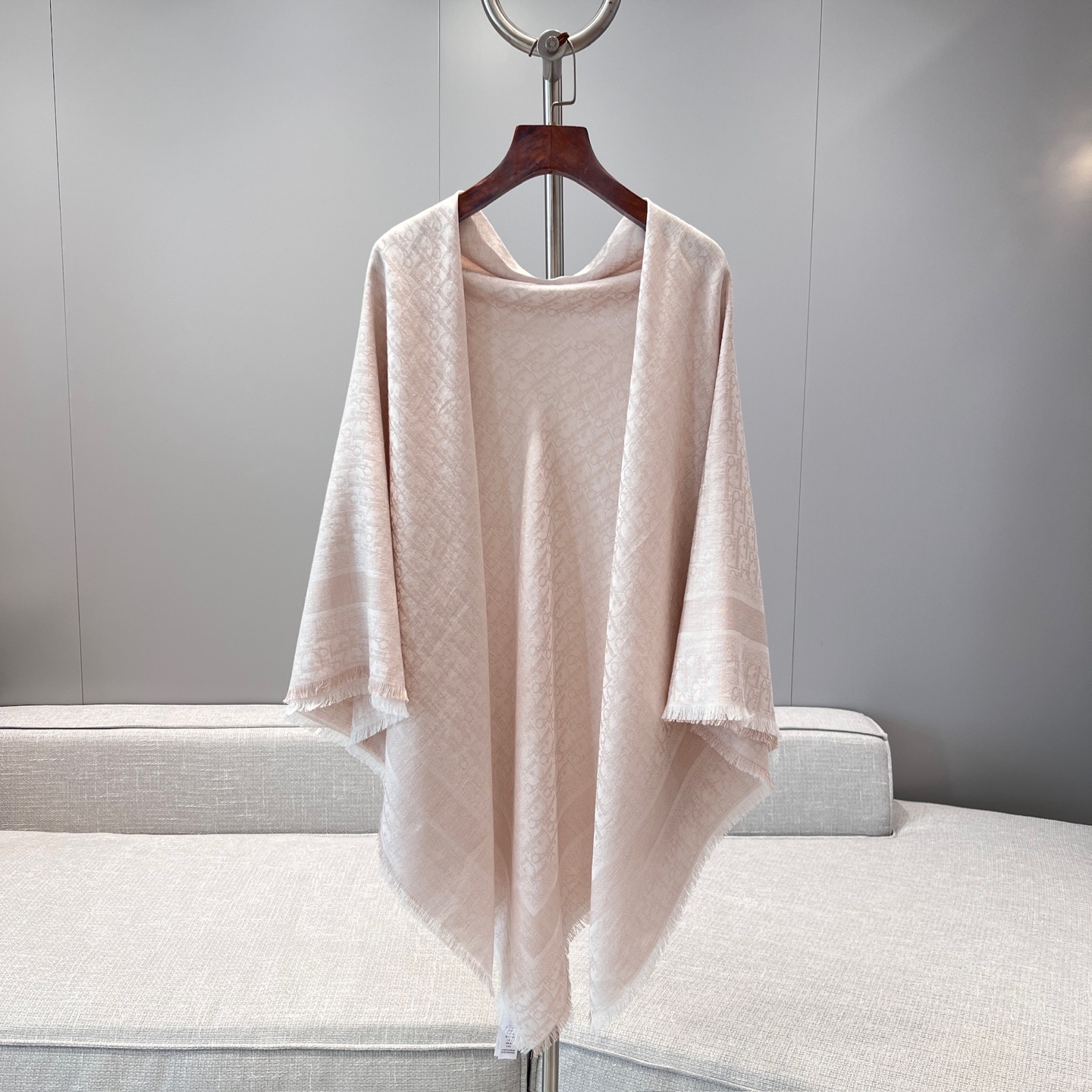 Authentic 𝑫𝑰𝑶𝑹 bookmark jacquard silver thread shawl pink silver ...