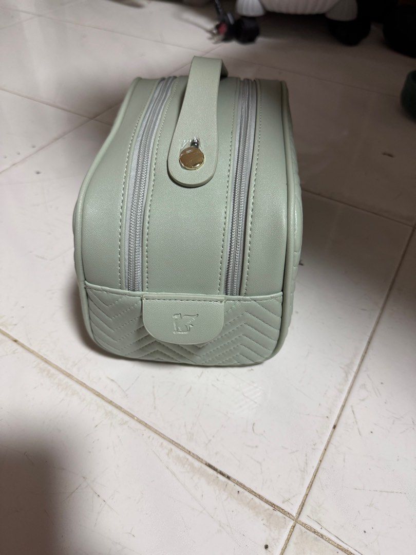 JW Marriott Singapore South Beach Mint Green Cosmetic leather mooncake ...