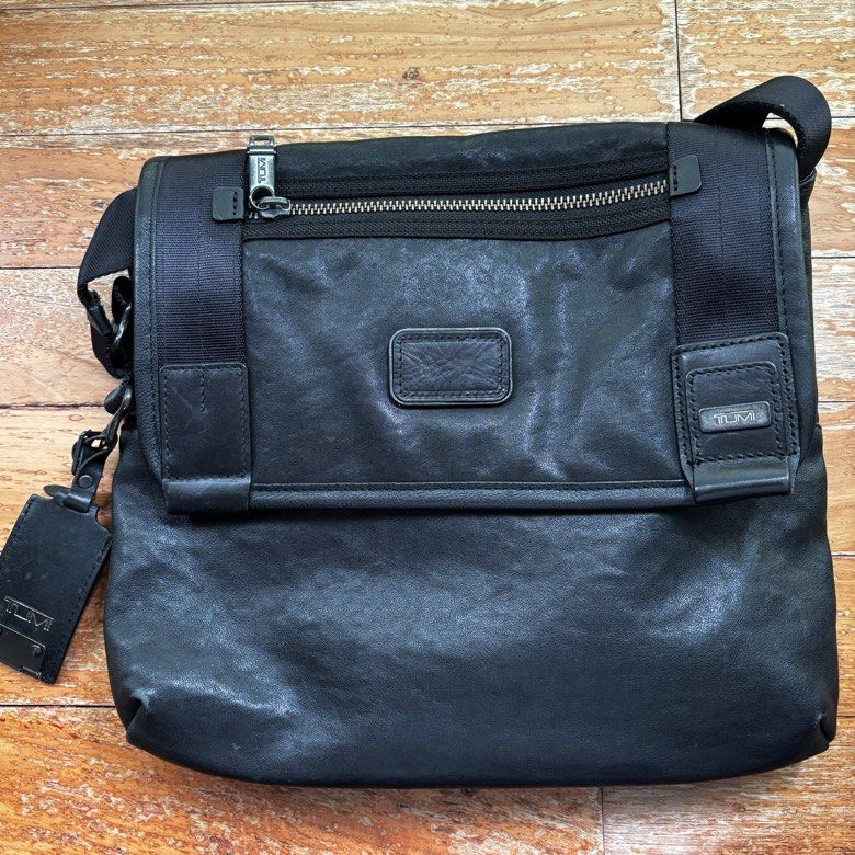 ️ Tumi Alpha Bravo Beale Soft Leather Sling Bag, Men's Fashion, Bags ...