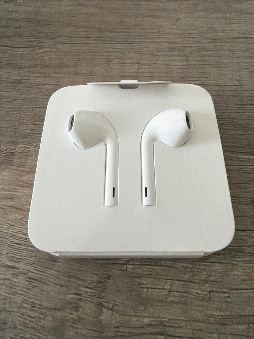 Apple EarPods with 3.5 mm Headphone Plug, Audio, Earphones on Carousell