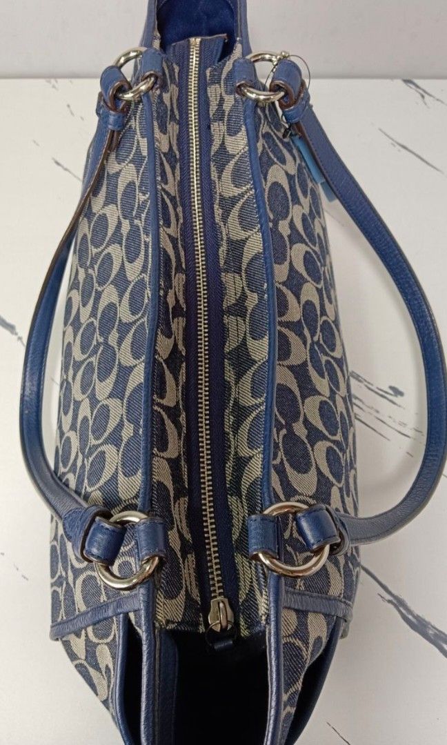 🔥ON SALE🔥 Authentic COACH Signature Denim Carryall tote bag, Luxury ...