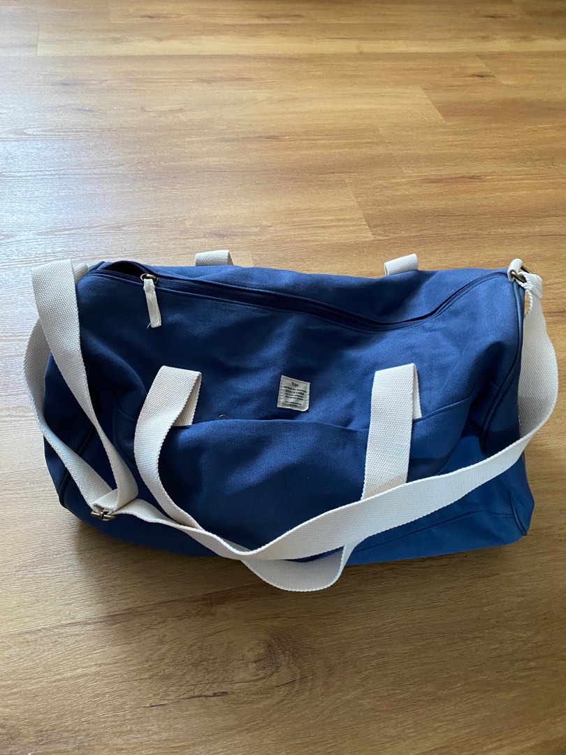 cotton on typo duffle bag navy blue varsity gym, Women's Fashion, Bags ...