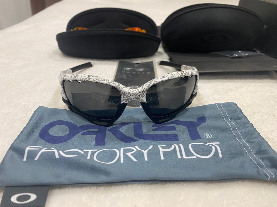 Limited Edition Oakley Racing Jacket Ghost Text, Men's Fashion, Watches & Accessories ...