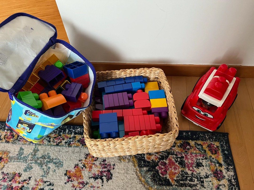 Mega Bloks Building Blocks Set with Car, Hobbies & Toys, Toys & Games ...