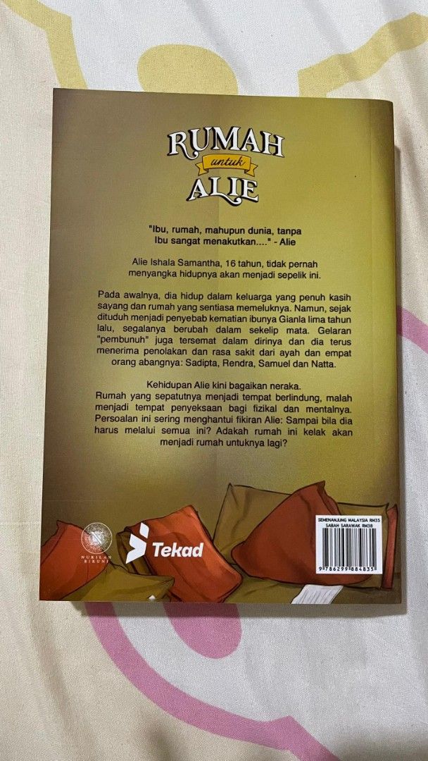 Rumah Untuk Alie by Lenn Liu, Hobbies & Toys, Books & Magazines, Storybooks on Carousell