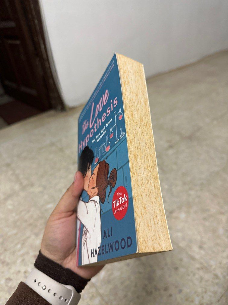 The Love Hypothesis - Ali Hazelwood, Hobbies & Toys, Books & Magazines ...