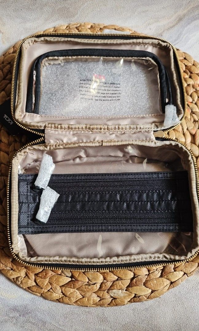 Tumi Alpha Split Pounch Clutch Black GHW, top handle, Fesyen Wanita ...