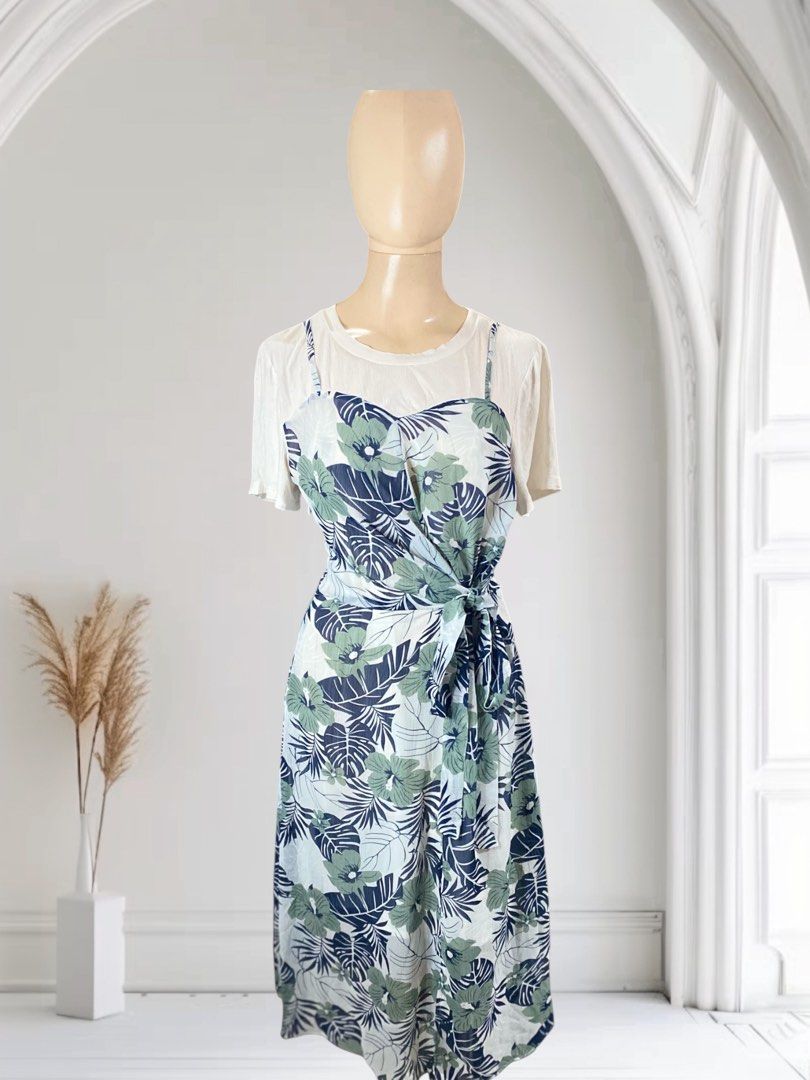 🌸 Simply Dual Forest Green Overlap Dress 🌸, Women's Fashion, Dresses & Sets, Dresses on Carousell