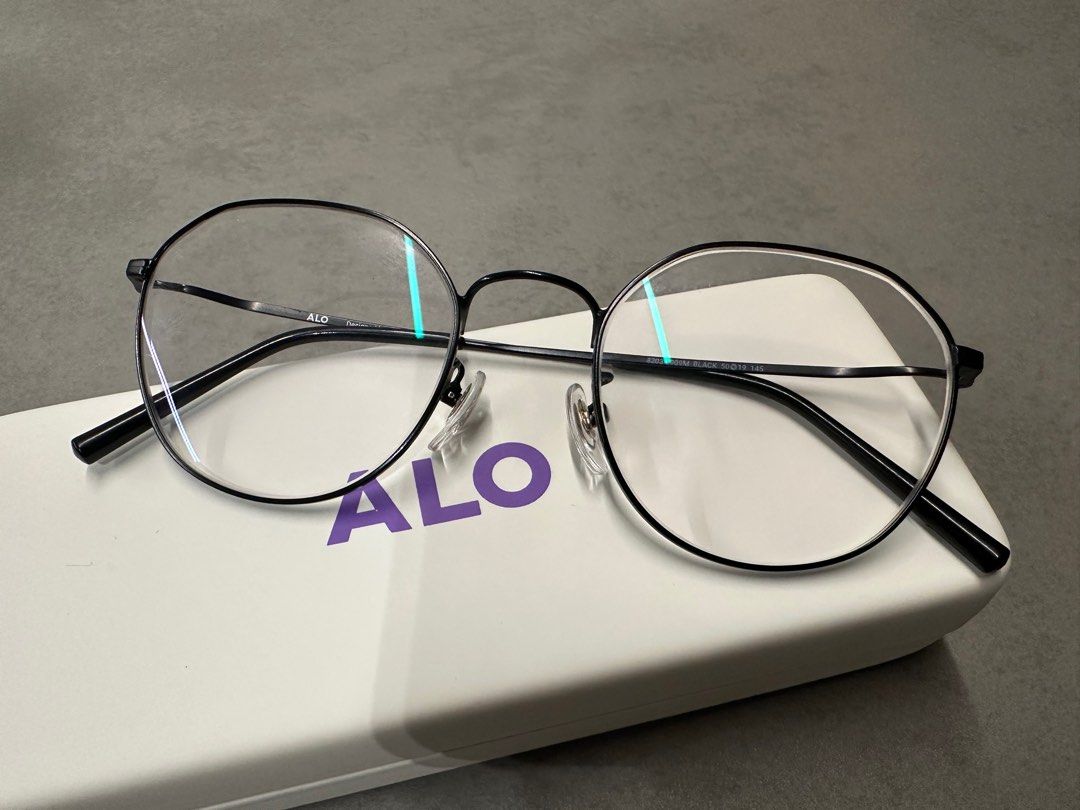 ALO Black Round Frame Eyeglasses 眼鏡框, 男裝, 手錶及配件, 眼鏡 - Carousell