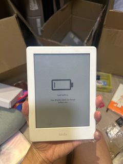 Amazon Kindle Keyboard eReader with Case, Mobile Phones & Gadgets, E ...