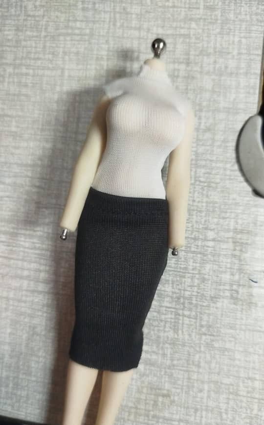 1 12 Female Topless Shirt And Long Skirt Hobbies And Toys Toys And Games
