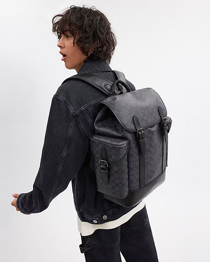 Coach Hitch Backpack in Signature Canvas, Men's Fashion, Bags ...