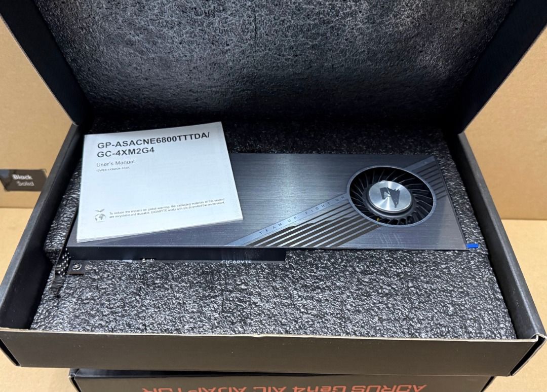 GIGABYTE AORUS Gen4 AIC Adaptor 4 x PCIe 4.0/3.0 M.2 Slots GC-4XM2G4 ...