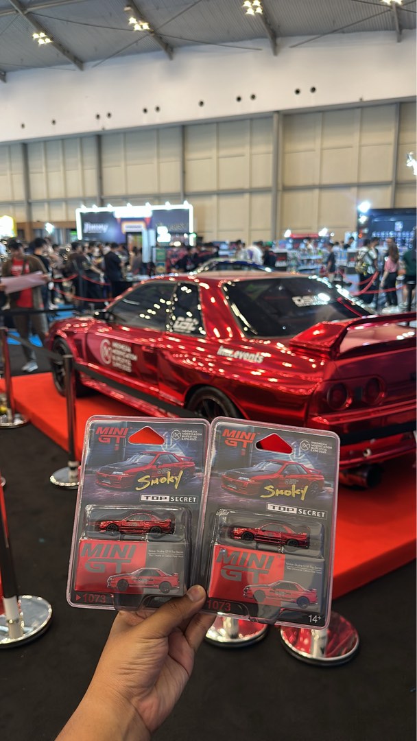 MINI GT IMX 2025 R32 TOP SECRET SIGNED SMOKEY NAGATA (RARE), Toys ...