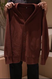 Uniqlo maroon cardigan For Sale | Carousell Malaysia