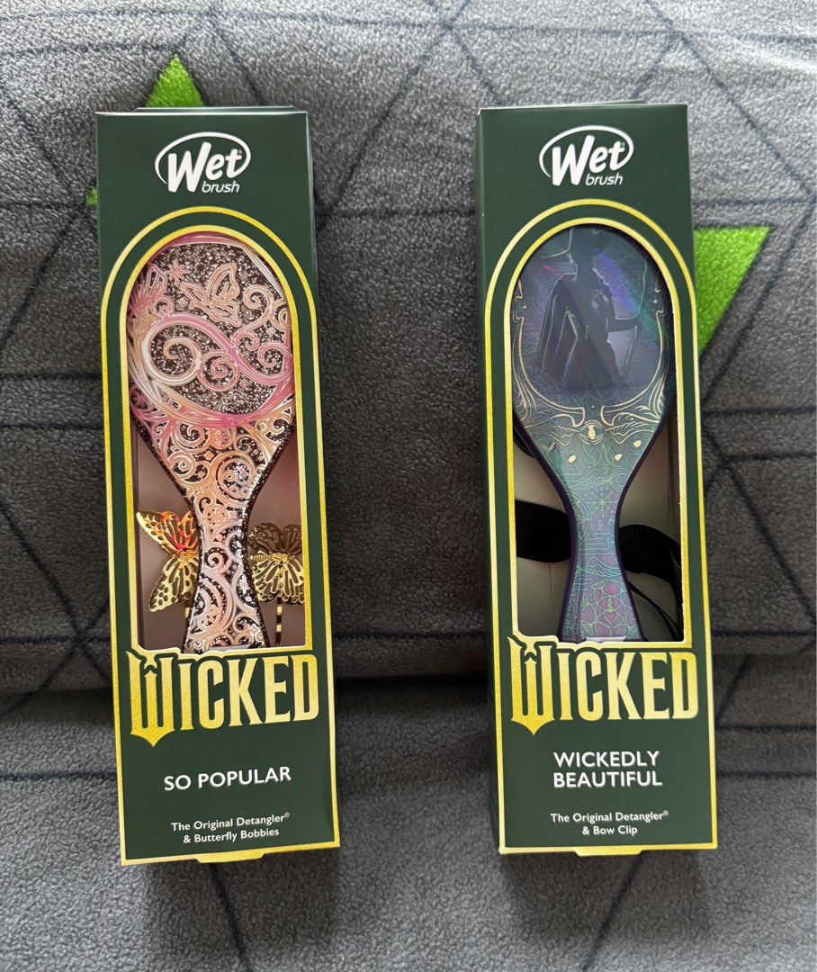 Wet Brush x Wicked - Original Detangler & Accessory - Glinda and ...