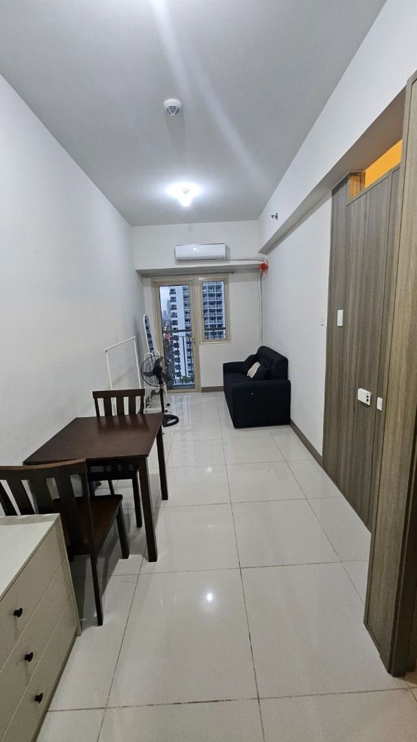SMDC Coast Residences 26.36 sqm 1 bedroom furnished unit with balcony ...