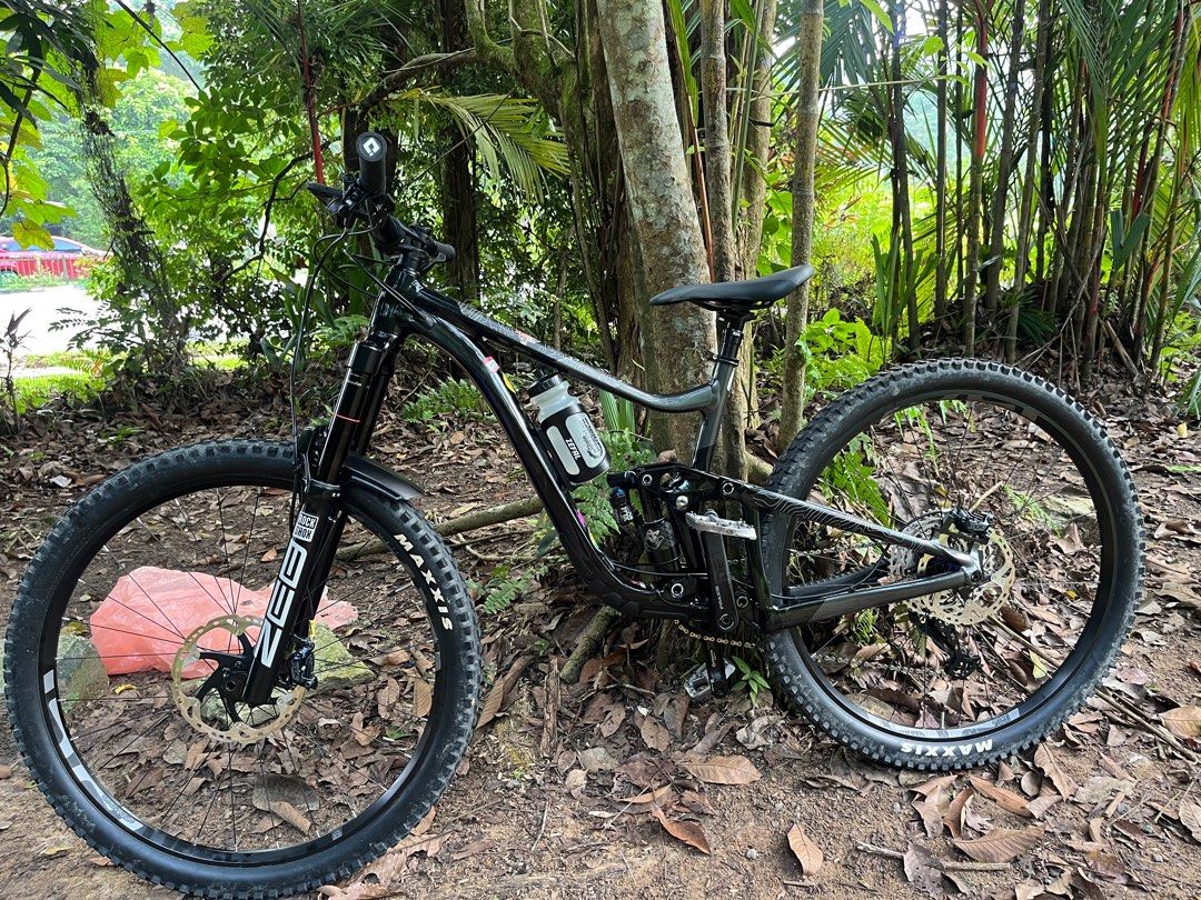 Giant Trance X Mountain Bike - Black, Sports Equipment, Bicycles ...