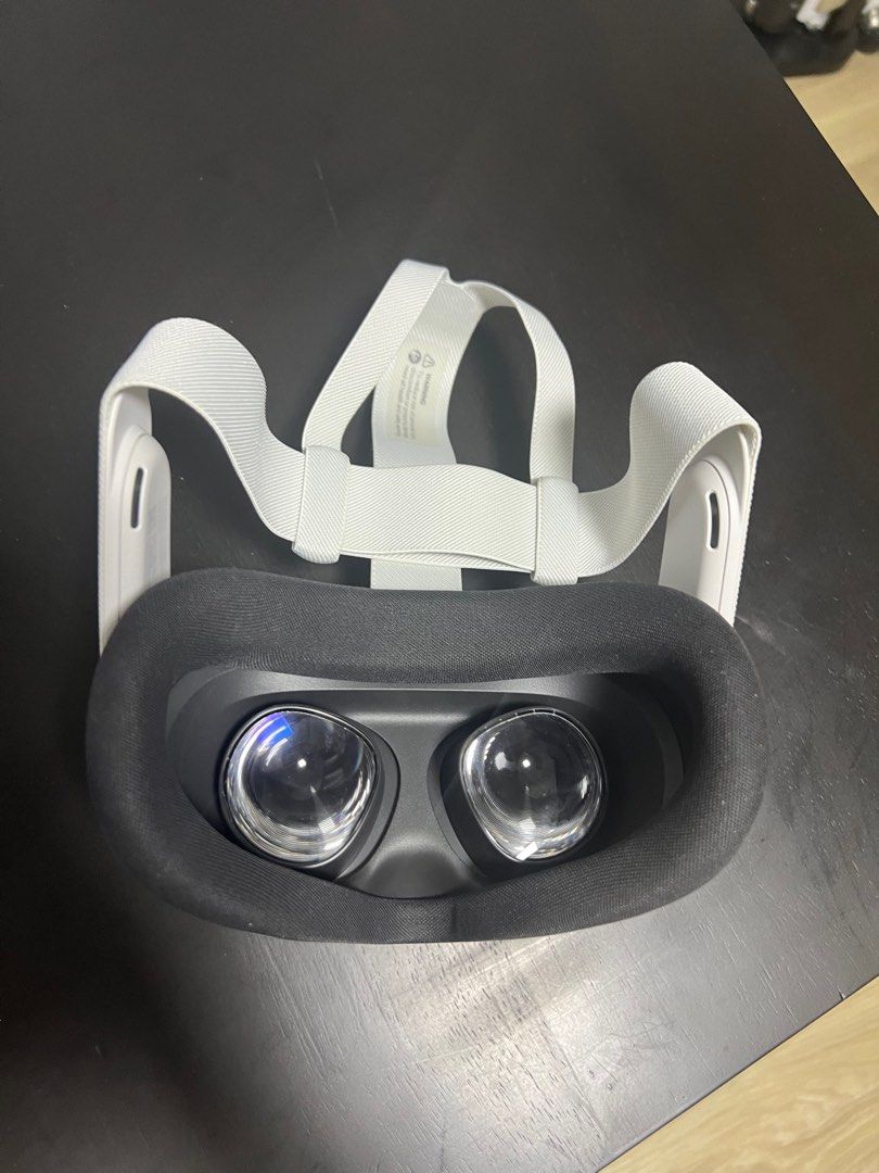 Meta Quest 3S Headset with Controller, Video Gaming, Gaming Accessories ...