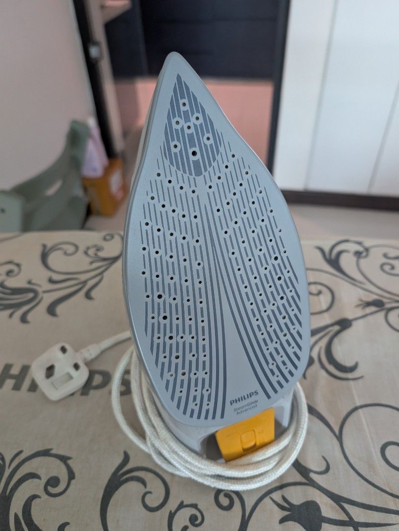 Philips Easy 8 ironing board + Azur Iron, TV & Home Appliances, Irons ...