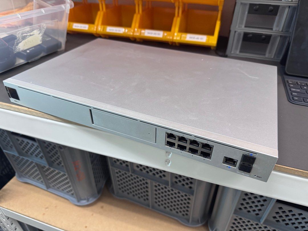 Ubiquiti UniFi Dream Machine Pro (UDM-Pro), Computers & Tech, Parts ...