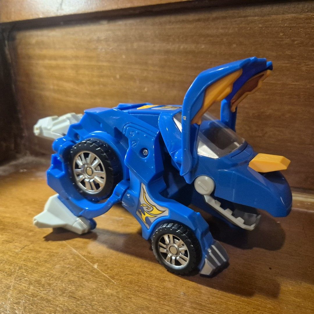 VTech Switch & Go Dinos Horns the Triceratops transforming toy., Hobbies & Toys, Toys & Games on ...