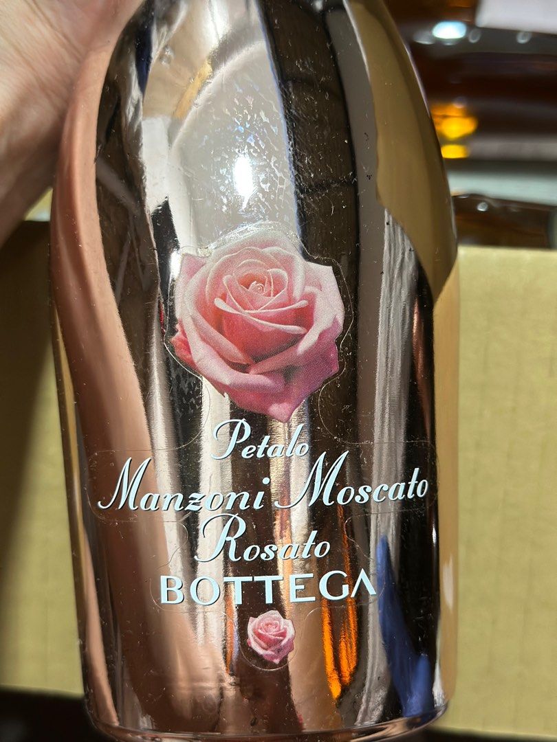 Bottega Petalo Manzoni Moscato Rosato, Food & Drinks, Alcoholic ...