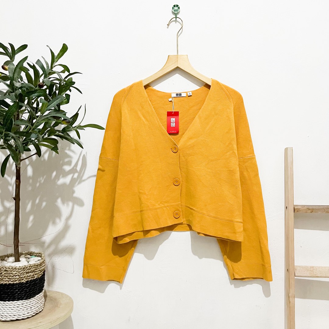 cardigan uniqlo U size M oversize premium tebal lembut adem crop ...