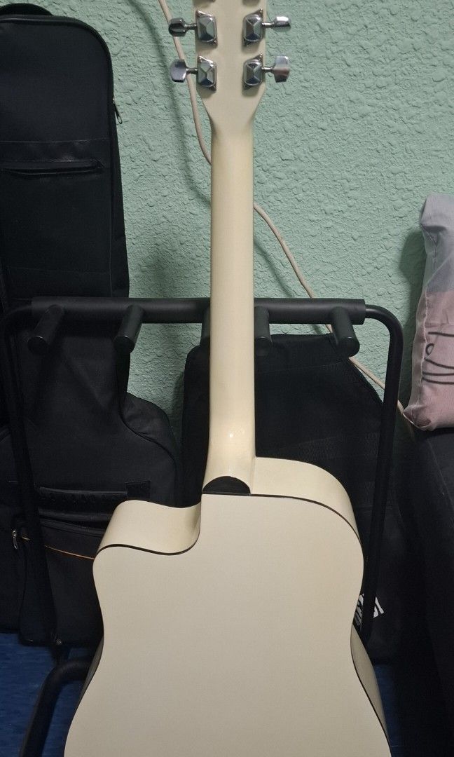 Solid Fina Acoustic Guitar - White, Hobbies & Toys, Musical Instruments ...