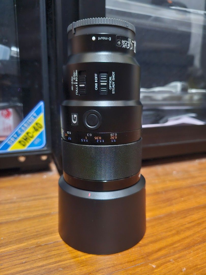 Sony FE 90mm f/2.8 Macro Lens, Photography, Lens & Kits on Carousell