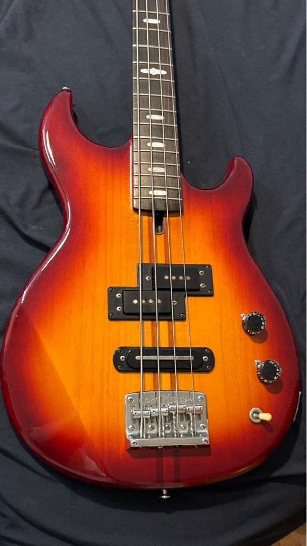 1982 Yamaha BB2000 bass, Hobbies & Toys, Musical Instruments on Carousell