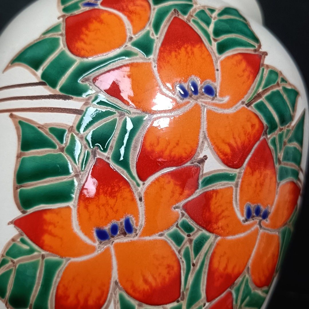 18 cm enamel glazed Slip Trailing technique ceramic vase, Hobbies ...
