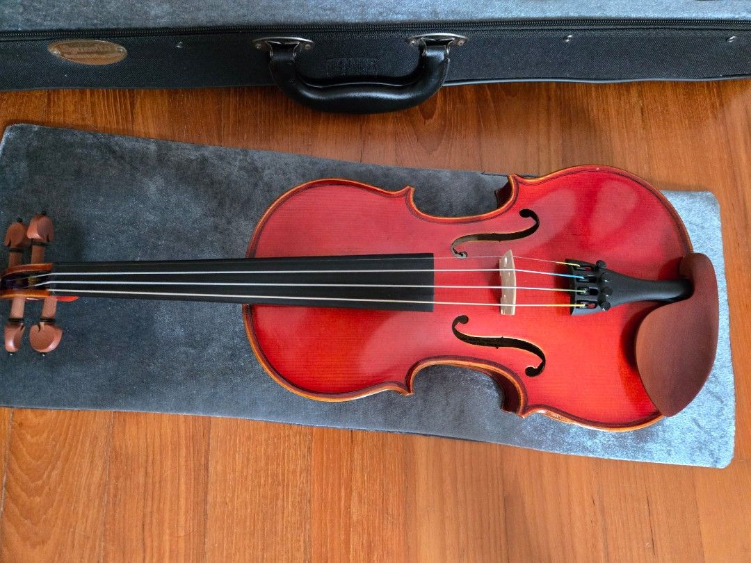 3/4 Synwin Violin with Case and Bow, Hobbies & Toys, Musical ...