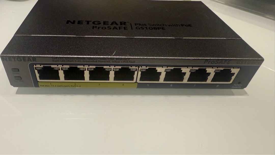 85% new Netgear ProSAFE GS108PE POE switch 網絡交換機, 已經重設原廠設置, 運作正常, 會跟返原廠 ...