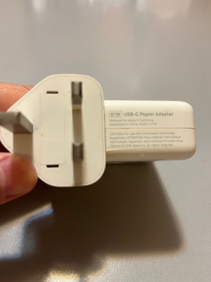 Apple 61W USB-C Power Adapter, 手提電話, 電話及其他裝置配件, 充電器及電線 - Carousell