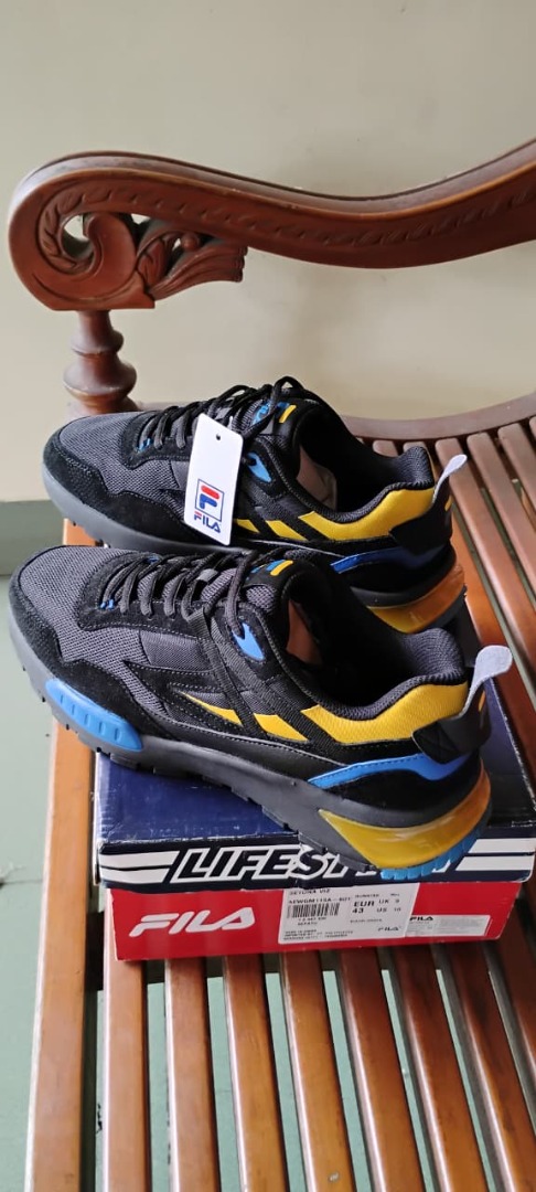 Sepatu Lari Merek FILA, Seri Setona Viz (Ukuran 43), Fesyen Pria ...