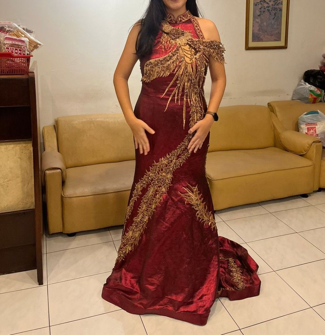 Cheongsam Sangjit Cynthia Tan, Fesyen Wanita, Pakaian Wanita, Gaun ...