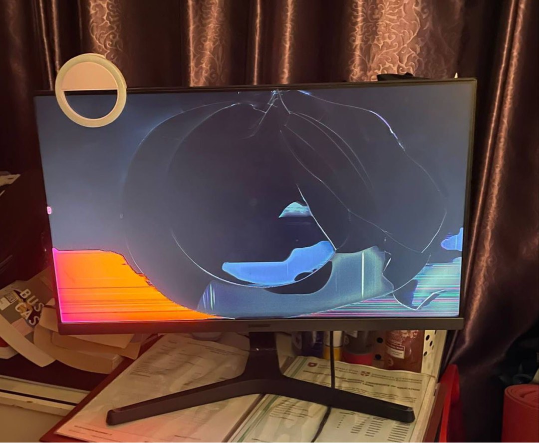 Samsung Monitor - Damaged Screen, Computers & Tech, Parts & Accessories ...