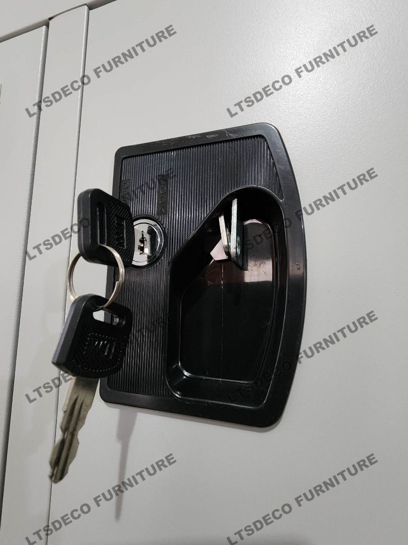 18 DOOR STEEL LOCKER OFFICE PARTITION, Furniture & Home Living, Office ...