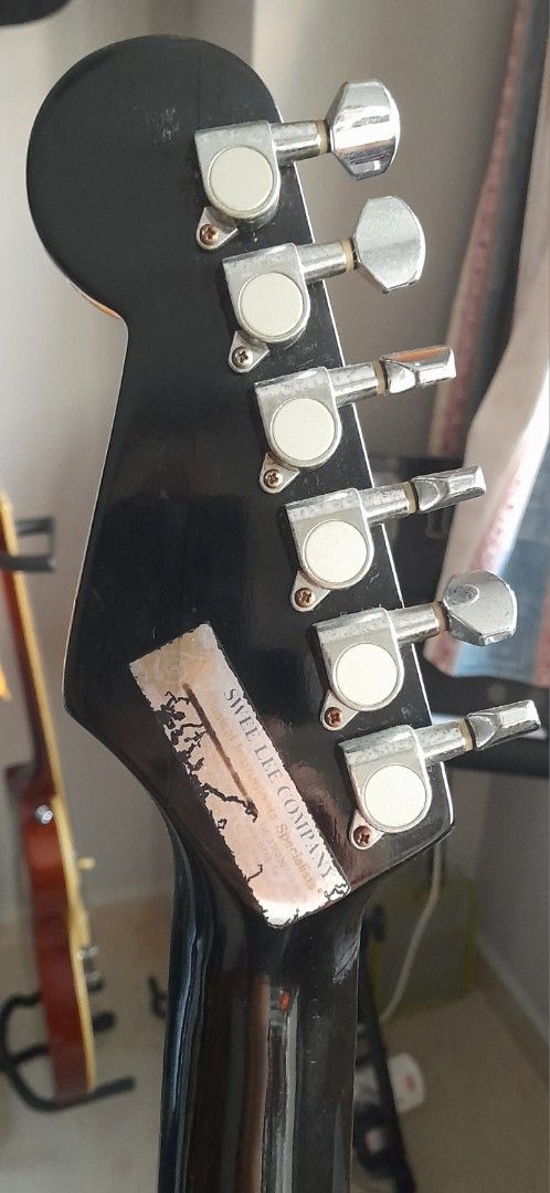 Fender La Brea Acoustic-Electric Guitar, Hobbies & Toys, Musical Instruments on Carousell