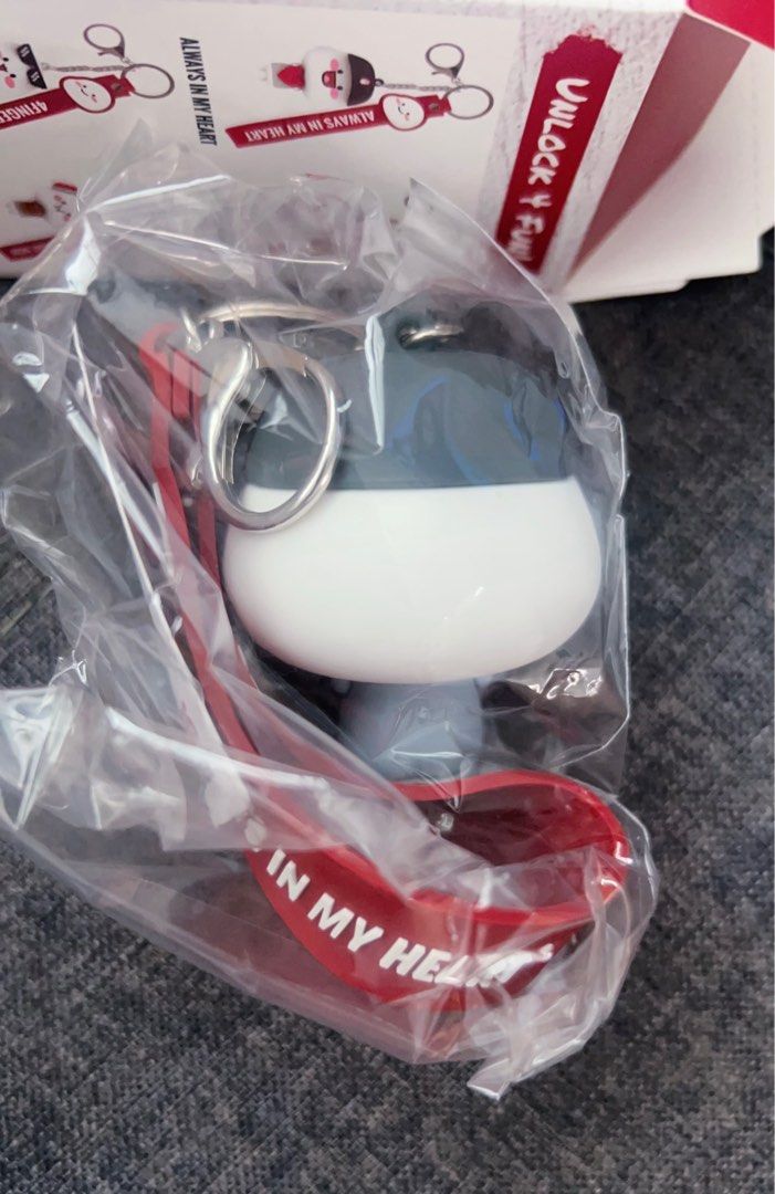 Four finger blind box, Hobbies & Toys, Toys & Games on Carousell