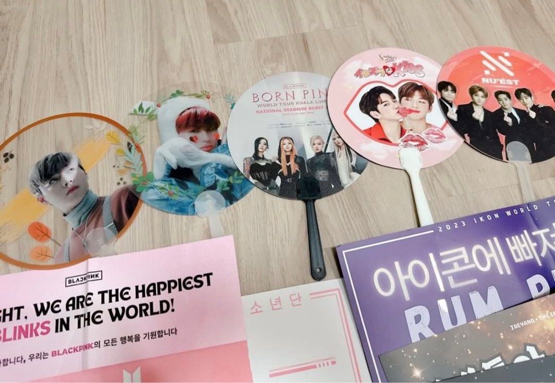 K-Pop Fan Goods - Hand Fans, Banners, Sleeves, Concert Merchandise Cup ...