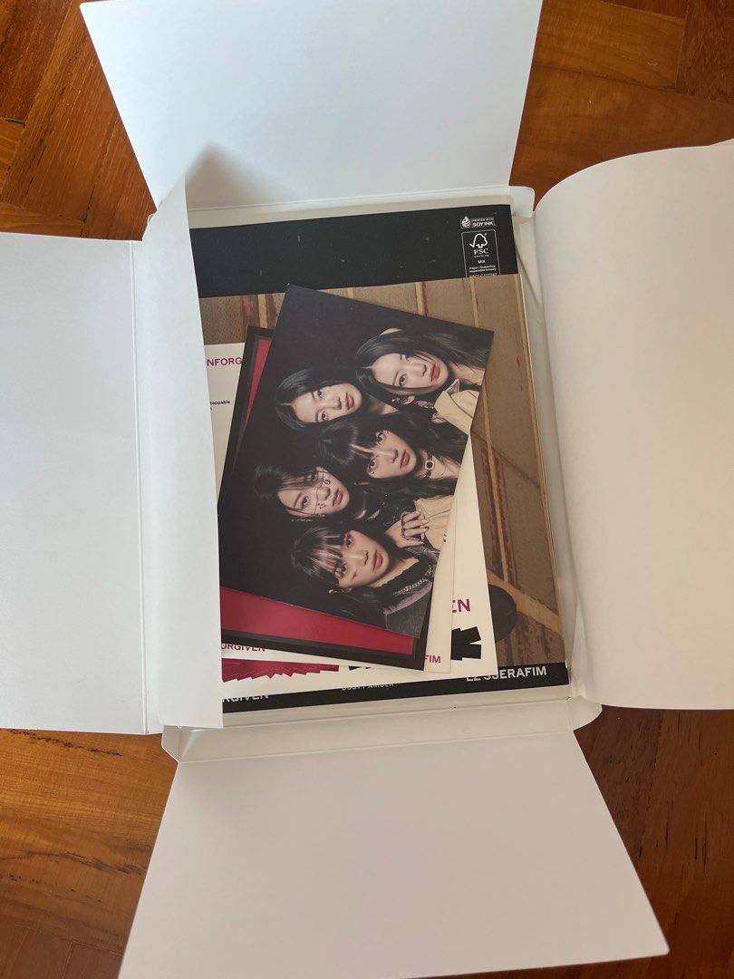 LE SSERAFIM - UNFORGIVEN 1st Studio Album, Hobbies & Toys, Memorabilia ...