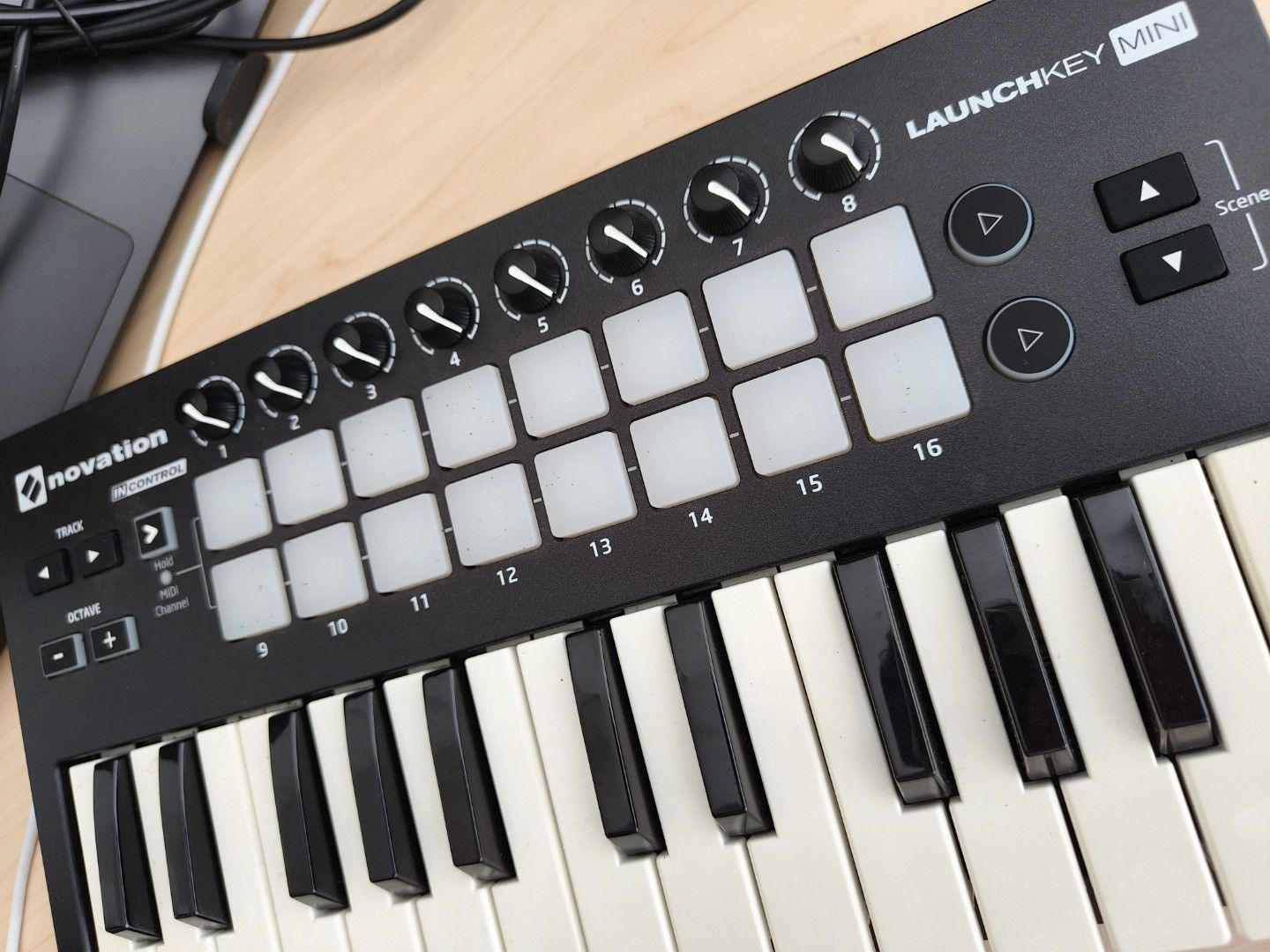 Novation Launchkey Mini MK2 MIDI Keyboard, Hobbies & Toys, Musical ...