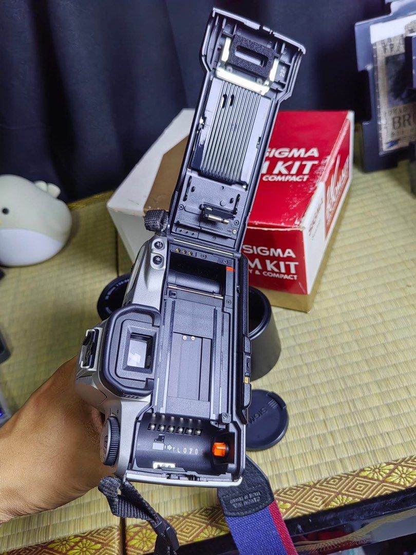 Vintage CANON Camera ( from japan ) 90s (Canon EOS REBEL G Kiss 35mm ...